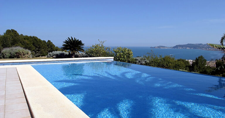 What Is An Infinity Pool? - Brusearch